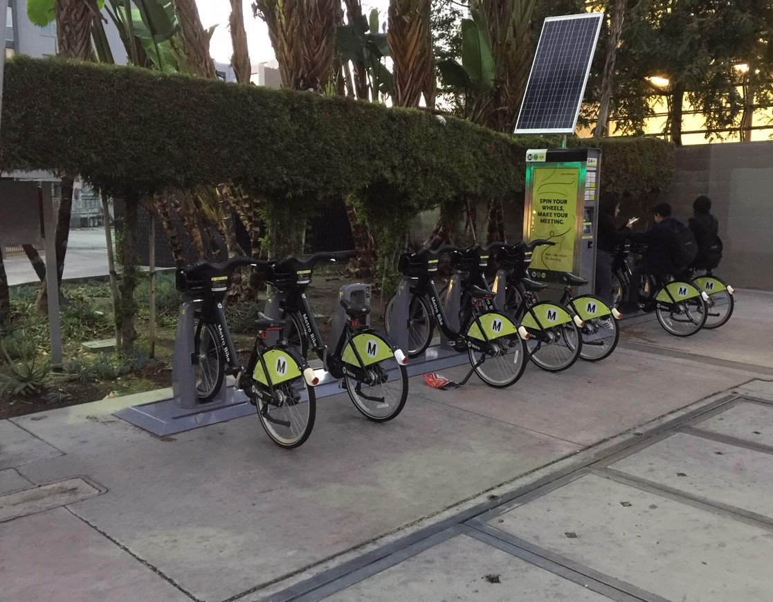 Eyes on the Street: Metro Bike Share Arrives in Koreatown (More Please ...
