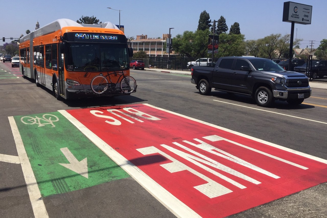 How to Lock up Your Bike & How to Bike Racks - Streetsblog Los Angeles