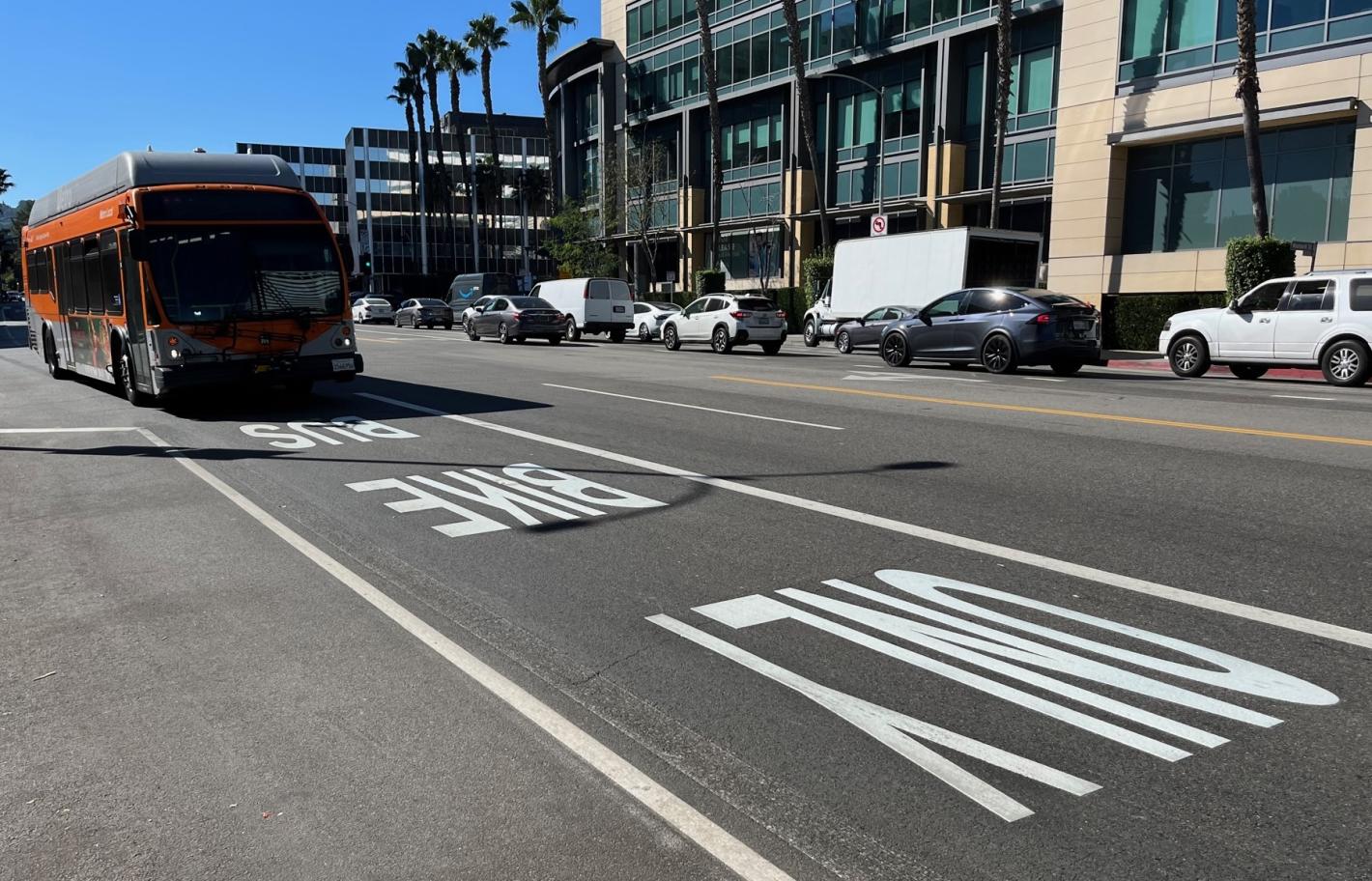 Eyes on the Street: New Bus Lanes on Sepulveda and Ventura Boulevards - Streetsblog Los Angeles