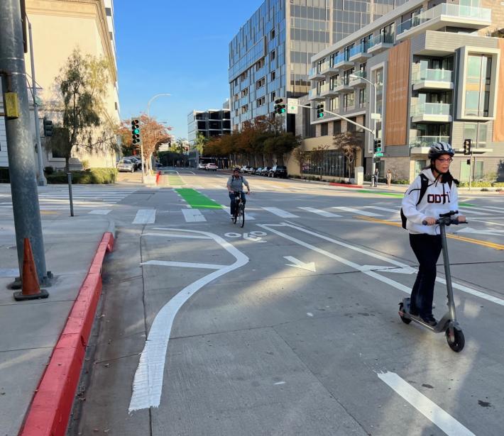 Eyes on the Street: Pasadena's New Cordova Street Bike Lanes ...