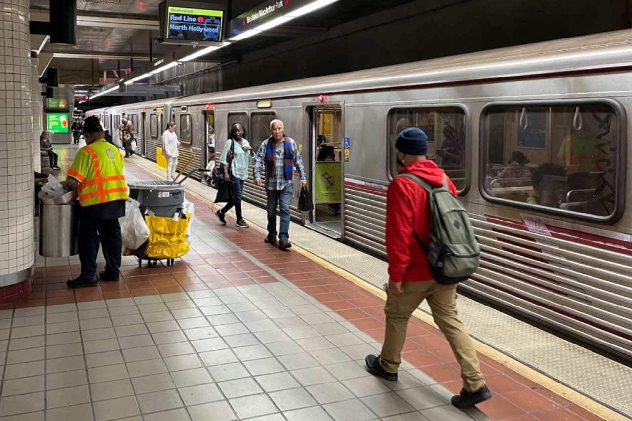 How to Lock up Your Bike & How to Bike Racks - Streetsblog Los Angeles