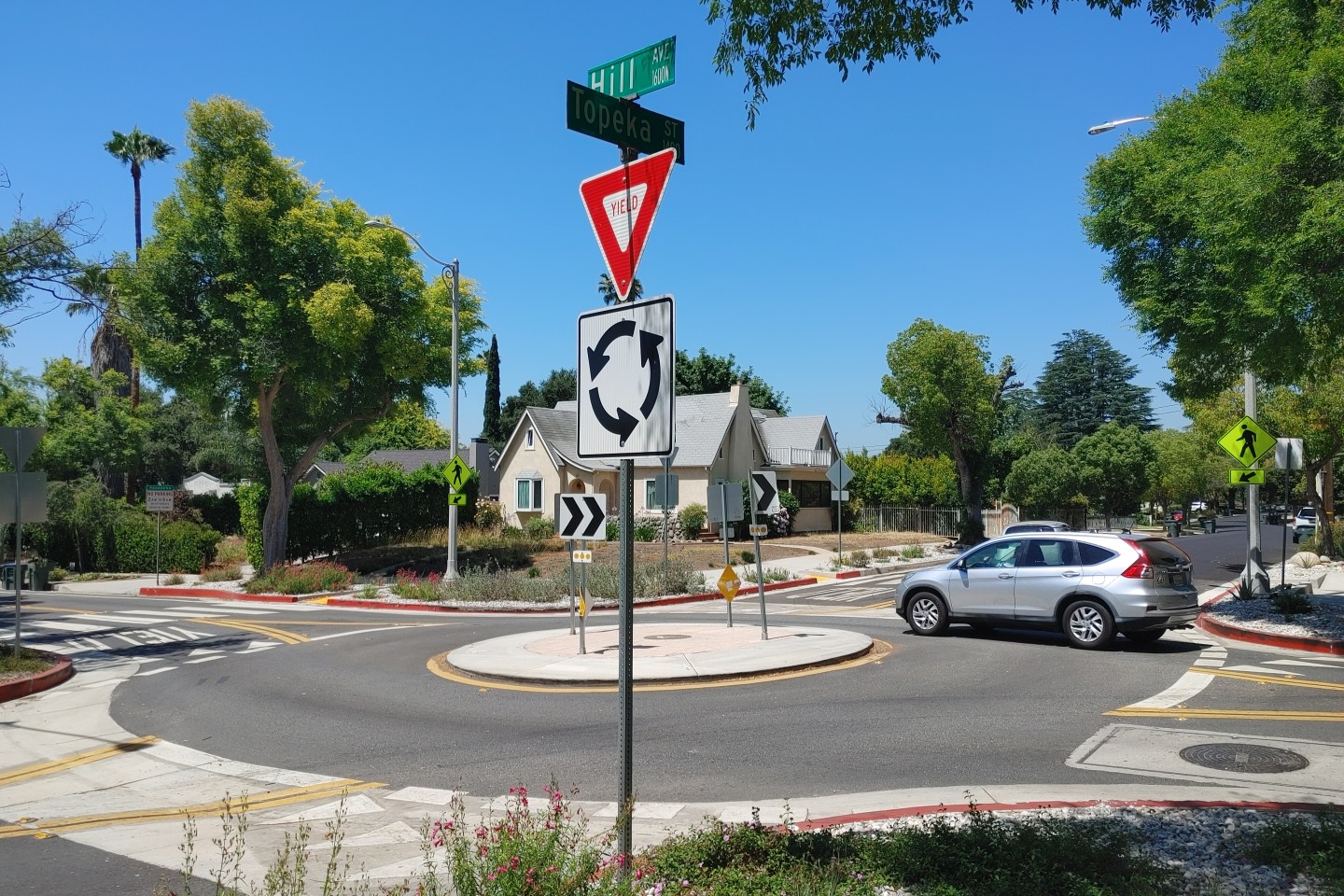 Rolling with the Real Rydaz Low Rider Bike Club - Streetsblog Los Angeles
