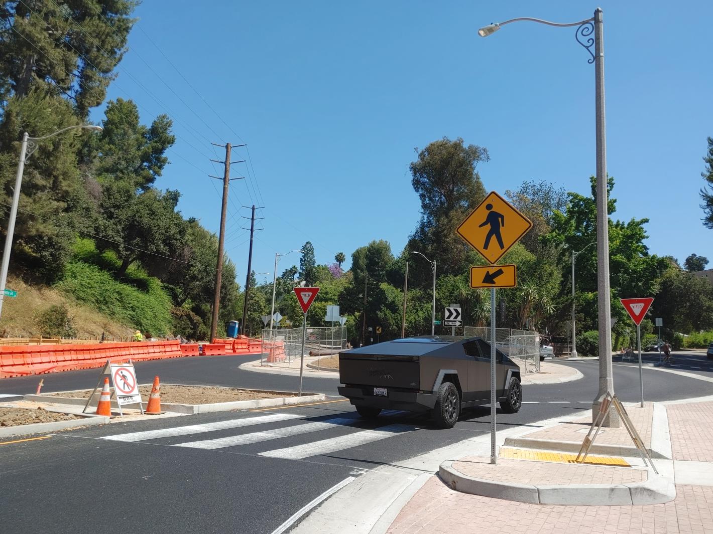 Eyes on the Street: Pasadena’s New Roundabouts - Streetsblog Los Angeles