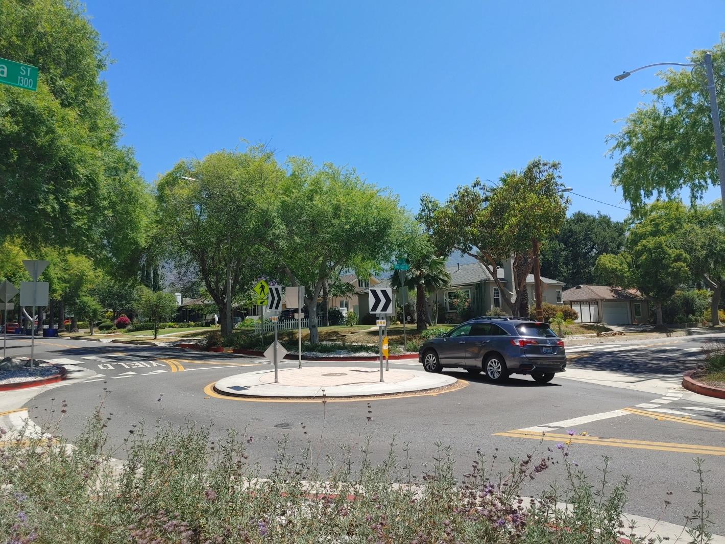 Eyes on the Street: Pasadena’s New Roundabouts - Streetsblog Los Angeles