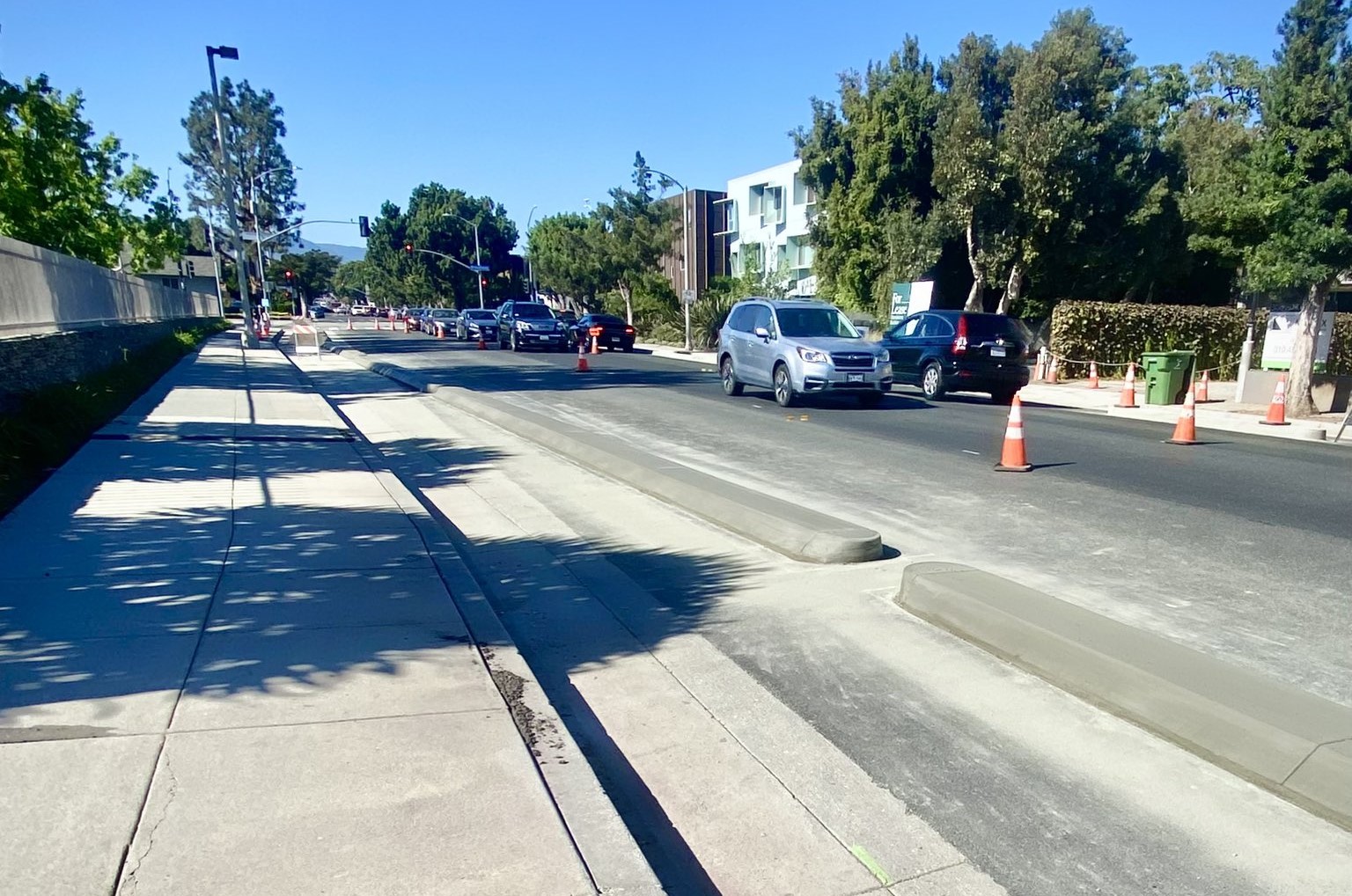 Eyes on the Street: New Curb-Protected Bike Lanes at 26th and Broadway ...