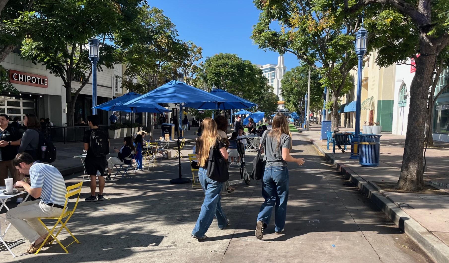 Westwood's Broxton Avenue Pedestrian Plaza is Open - Streetsblog Los ...