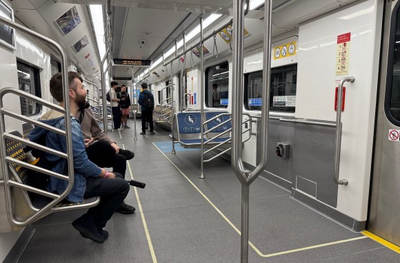 New Metro Subway Railcars Started Service Today - Streetsblog Los Angeles