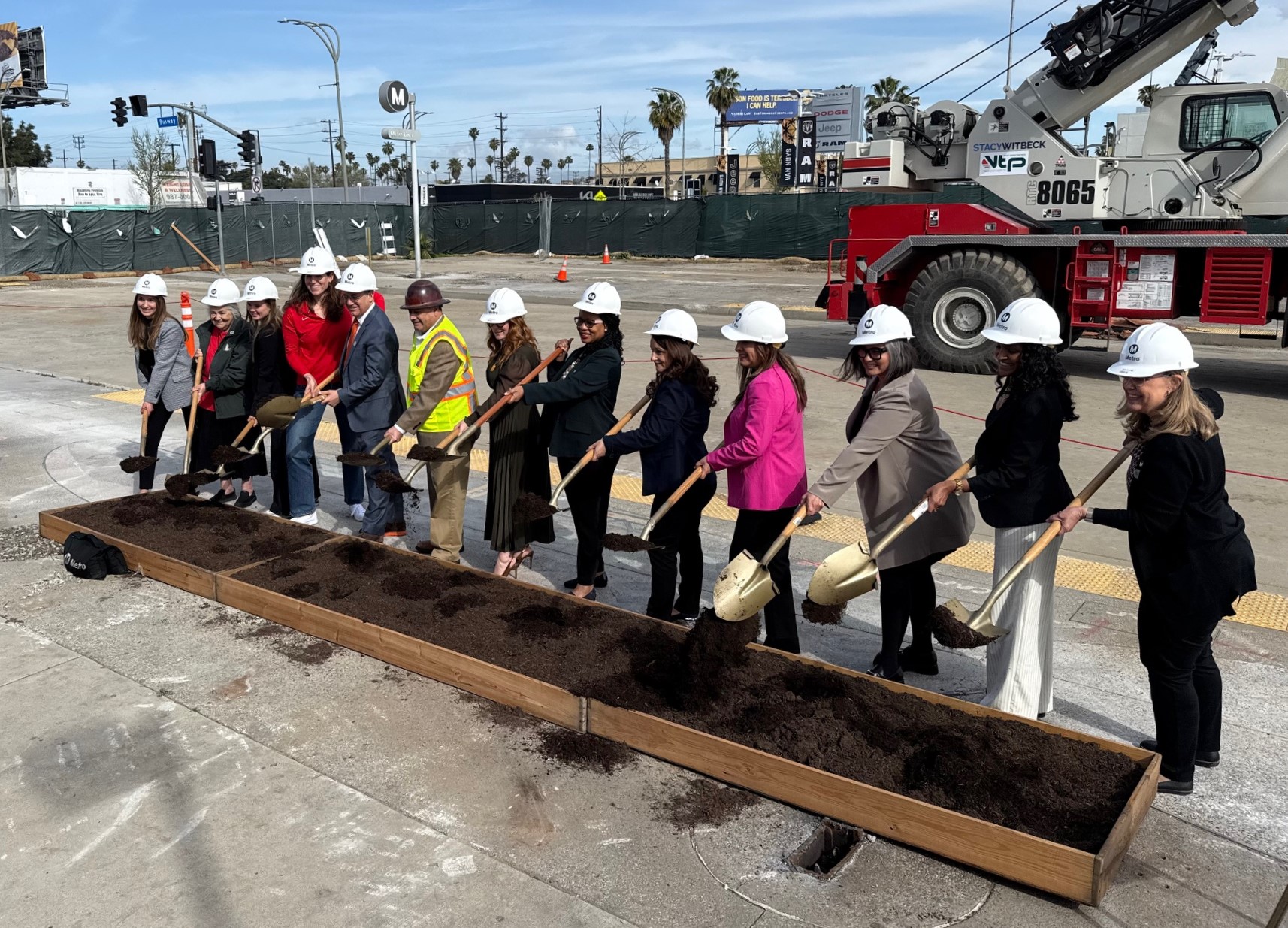 Metro Breaks Ground on G Line Busway Construction - Streetsblog Los Angeles