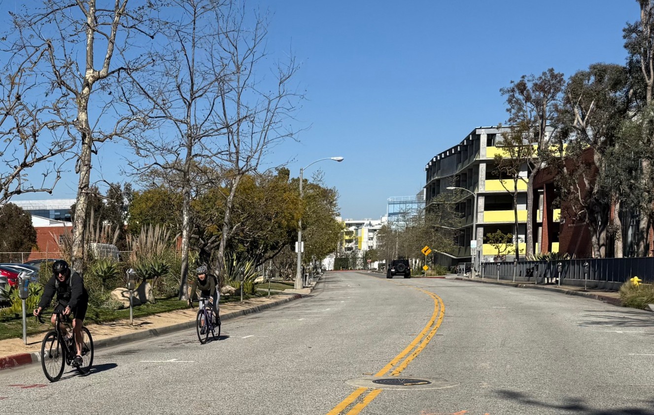 Eyes on the Street: Santa Monica Bergamot Station Bike/Walk Project ...